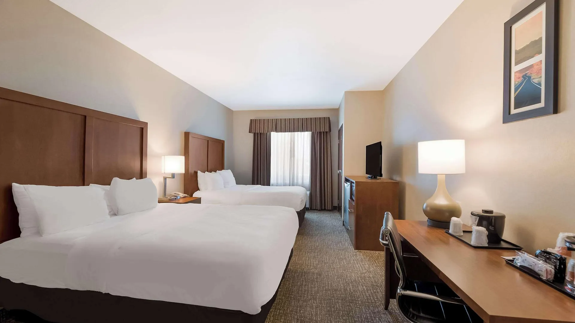 5 Business Hotels Near Las Vegas Natural History Museum